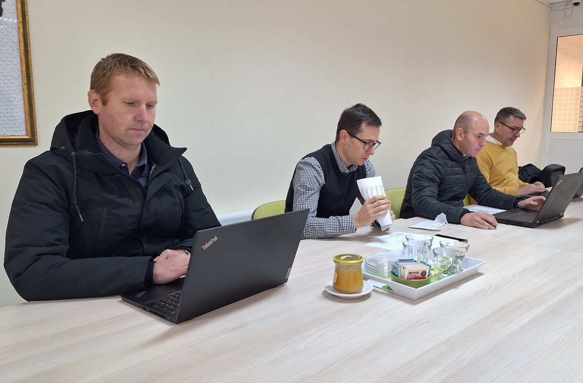 Za opravljanje gostinske dejavnosti v okviru Decembra v Ankaranu ...